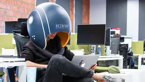 防音効果と電話機能がある個室いらずのヘルメット『Helmfon』の9枚目の画像 | TABI LABO